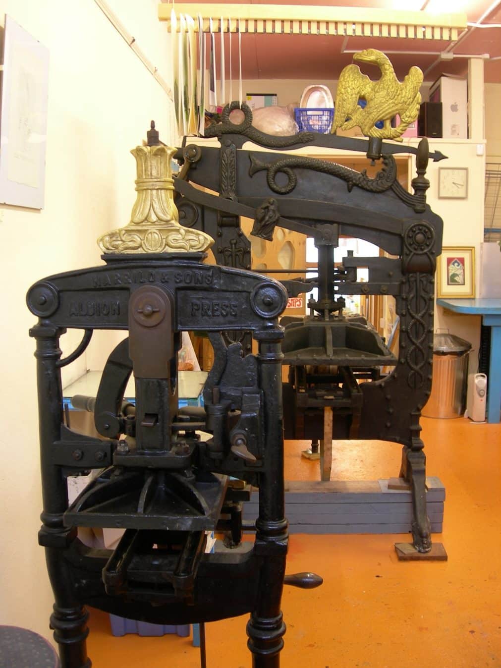 Helen Brown Printmaking Workshops, Woodcut, Linocut & Vinyl, Sussex